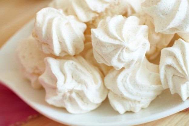 How to Make Basic Meringue - Stay at Home Mum