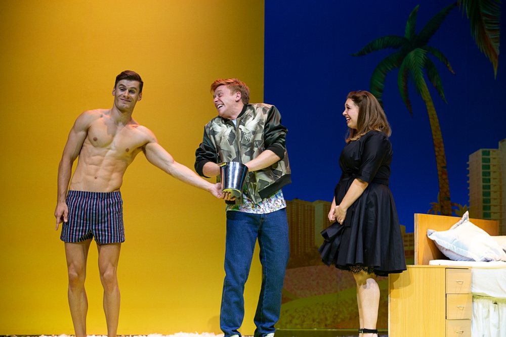 2019_Australian_Cast_Alex_Bryce_Muriel_Photo_by_Jeff_Busby_3825 - Stay at Home Mum