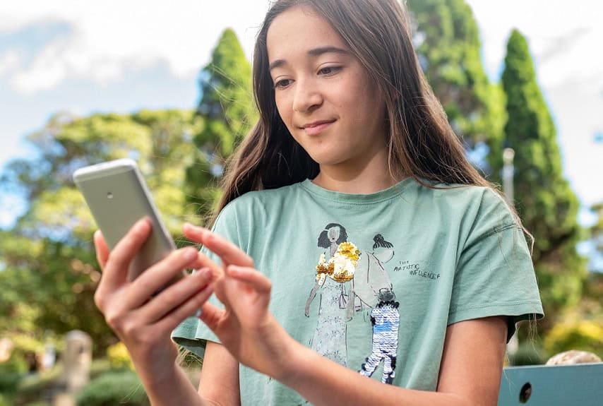 Keep Your Kids Safe with Opel Mobile SmartKids Phone - Stay at Home Mum